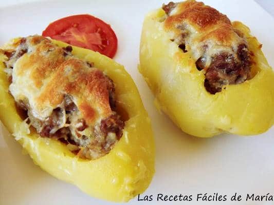 Patatas rellenas de carne y jamón